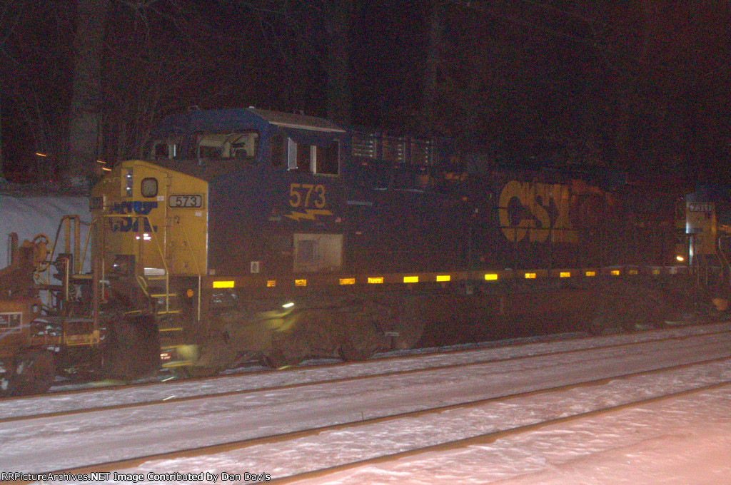 CSX CW44AH 573 trails on Q191-11